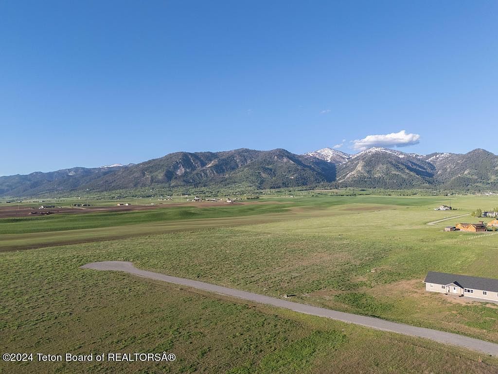 12 Rolling Acres Dr, Freedom, WY 83120 | MLS #24-854 | Zillow