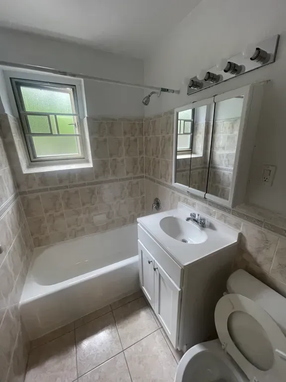 195-60a Peck Avenue #1 in Fresh Meadows, Queens | StreetEasy