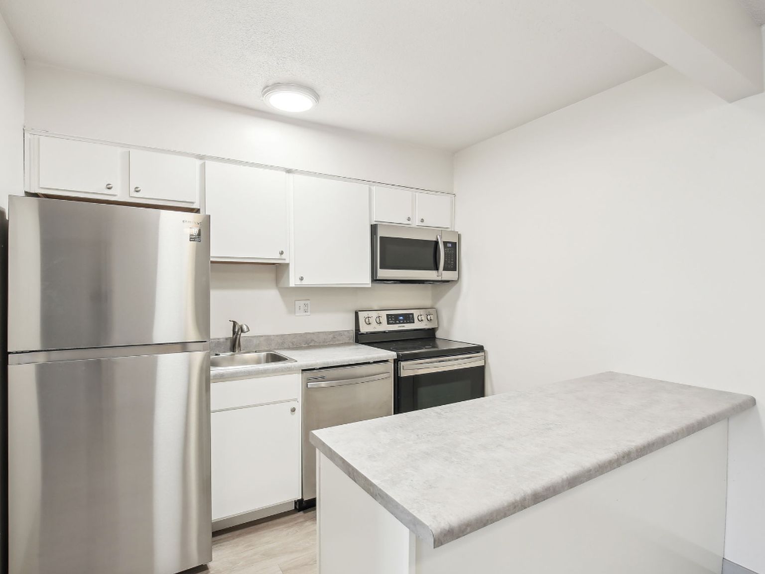1735 W 19th St APT D07, Lawrence, KS 66046 | Zillow