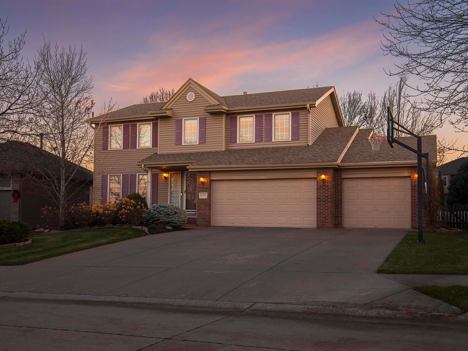 17303 J St, Omaha, NE 68135 | Zillow