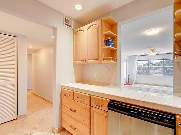 1516 S Lakeside Dr APT 314, Lake Worth, FL 33460 | MLS #RX-10929827 ...