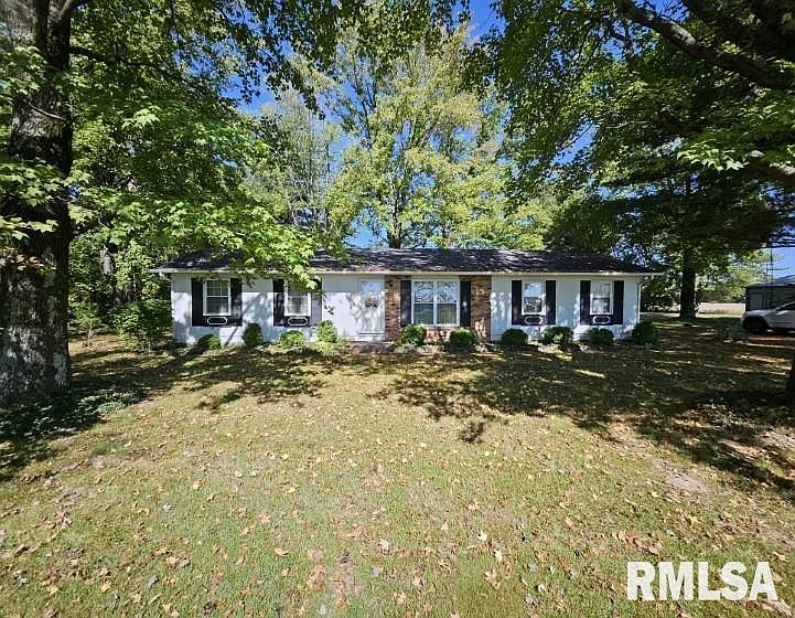 15780 E Breezeway Rd, Texico, IL 62889 | Zillow