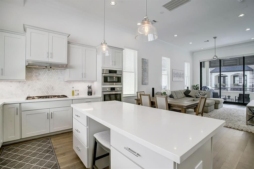 6008 Matthew Oaks Pl, Houston, TX 77007 | Zillow