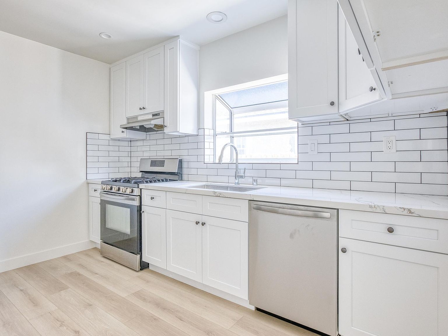 847 1/2 N Wilton Pl #847-1/2, Los Angeles, CA 90038 | Zillow