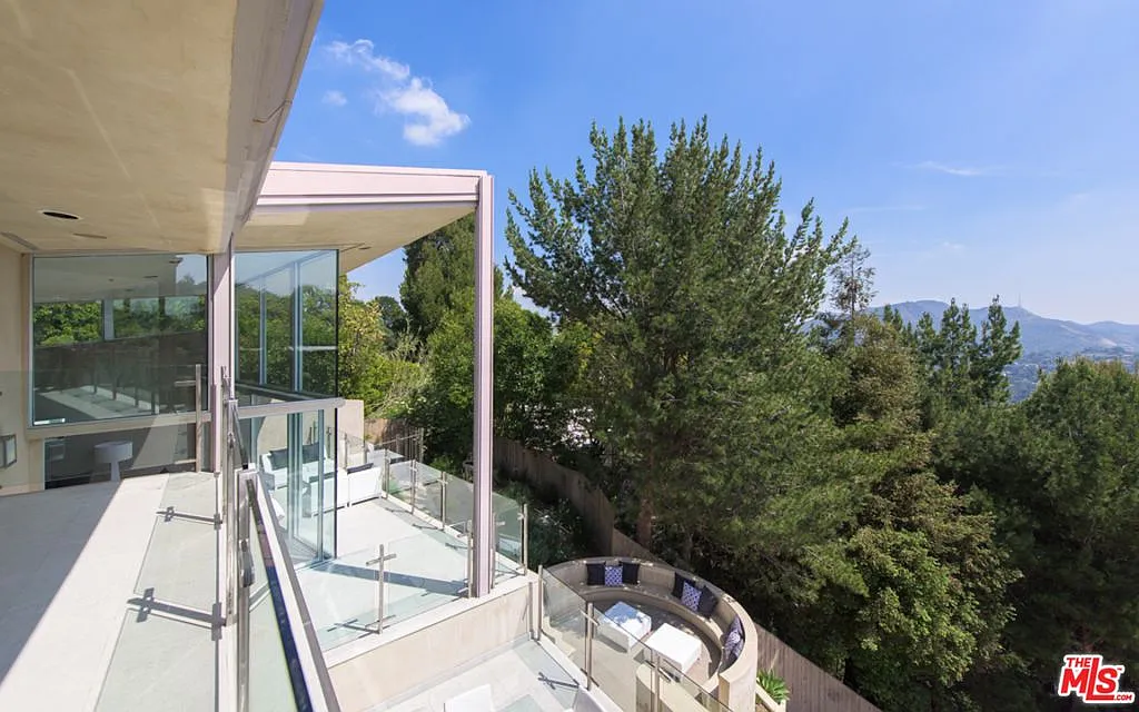 Abandoned: Inside Mary J. Blige's Former Hollywood Hills Mansion ...