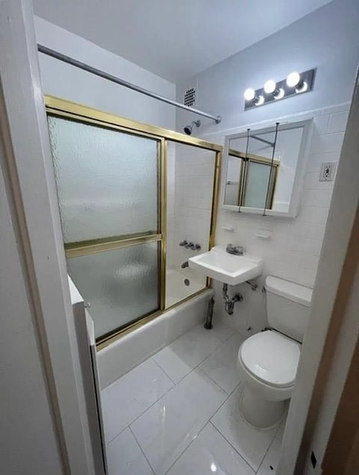 213 East 26th Street #3B in Kips Bay, Manhattan | StreetEasy