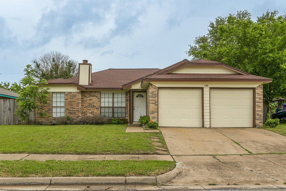 604 Red Coat Ln, Arlington, TX 76002 | Zillow