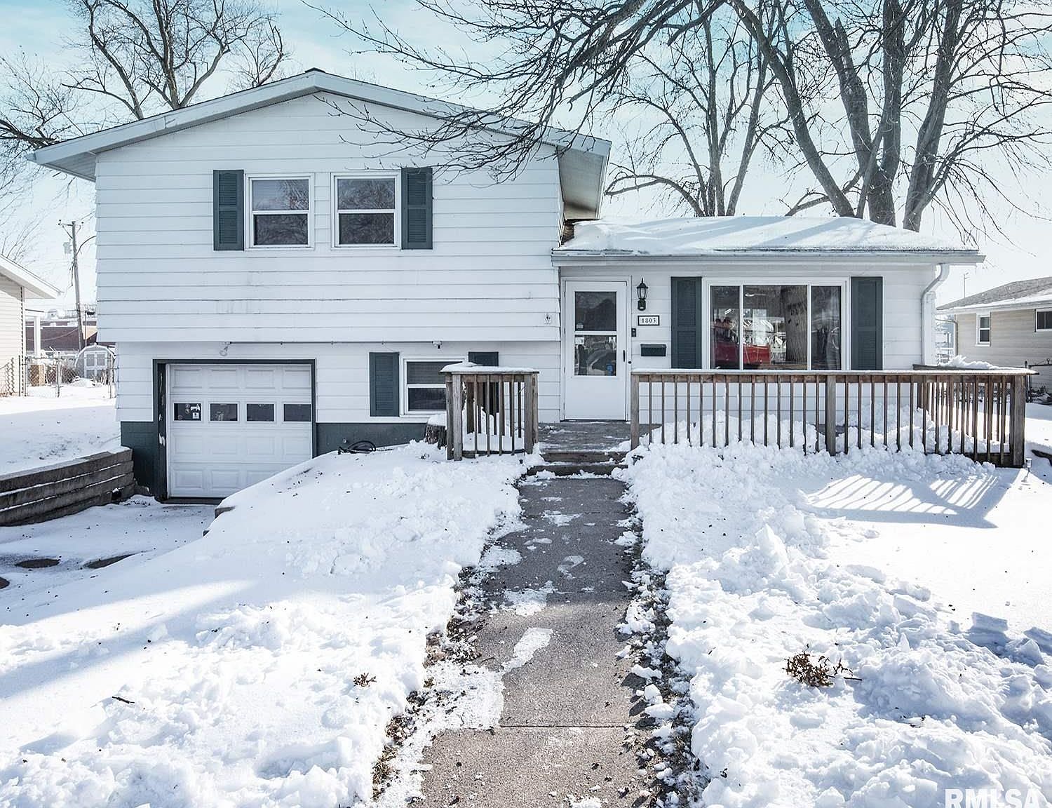 1803 W 36th St, Davenport, IA 52806 | Zillow