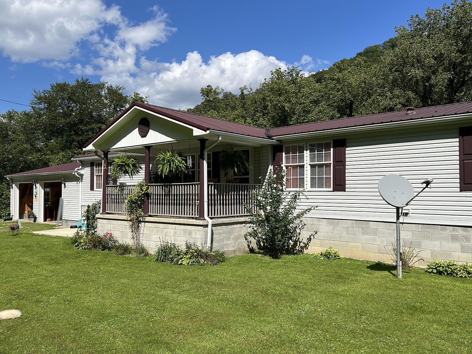 803 Highway 404, Prestonsburg, KY 41653 | Zillow