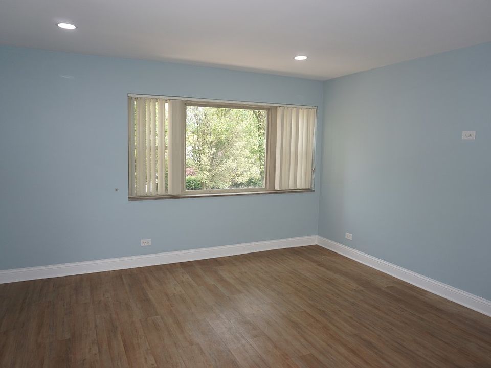 11050 S Artesian Ave APT 2B, Chicago, IL 60655 | Zillow