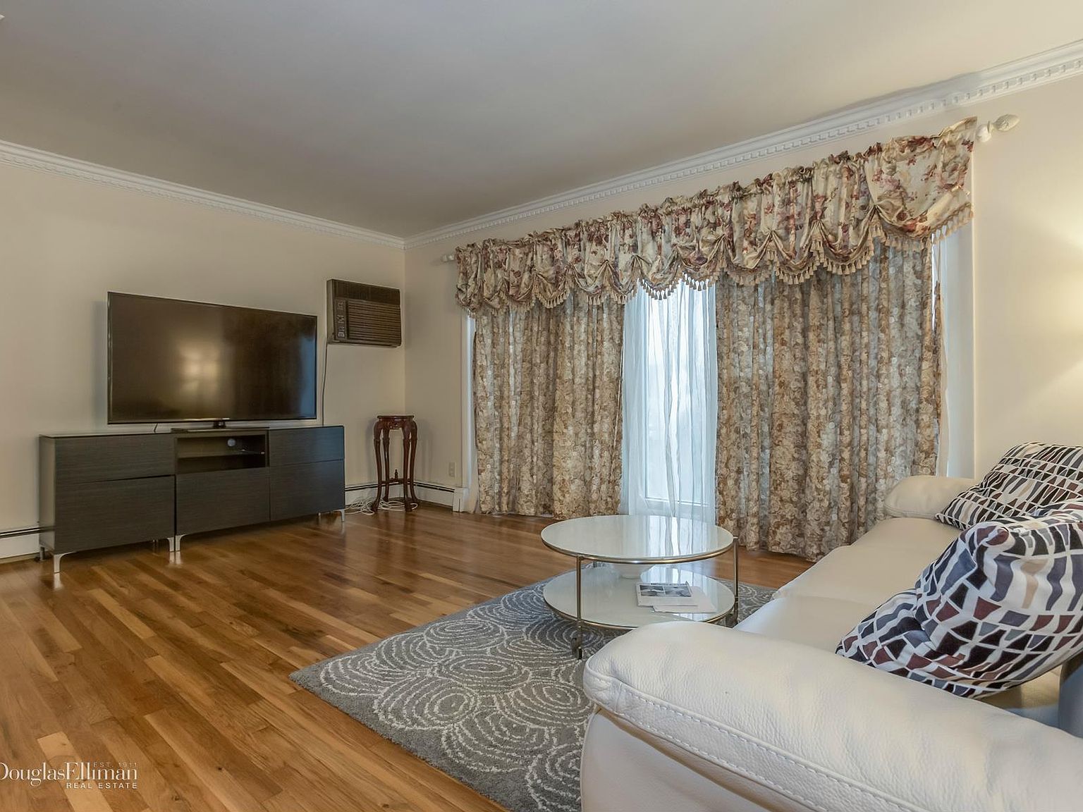 35 Pinewood Dr, Commack, NY 11725 | Zillow