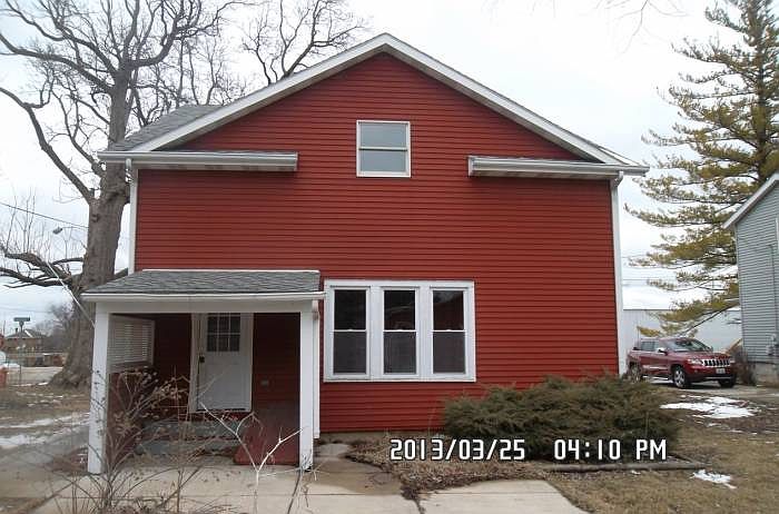 423 W Railroad St, Earlville, IL 60518 | Zillow