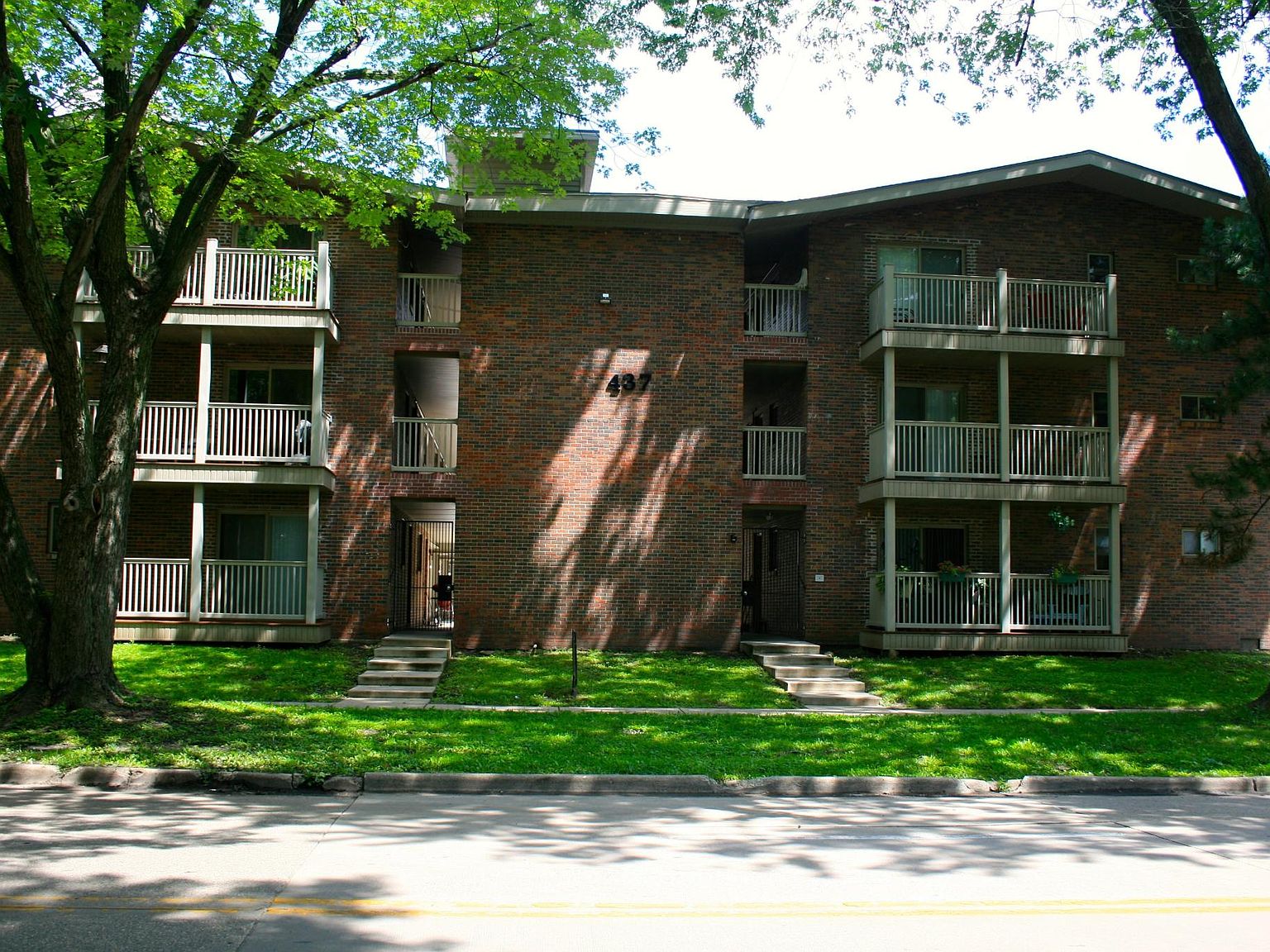 437 W Edwards St APT 4, Springfield, IL 62704 | Zillow