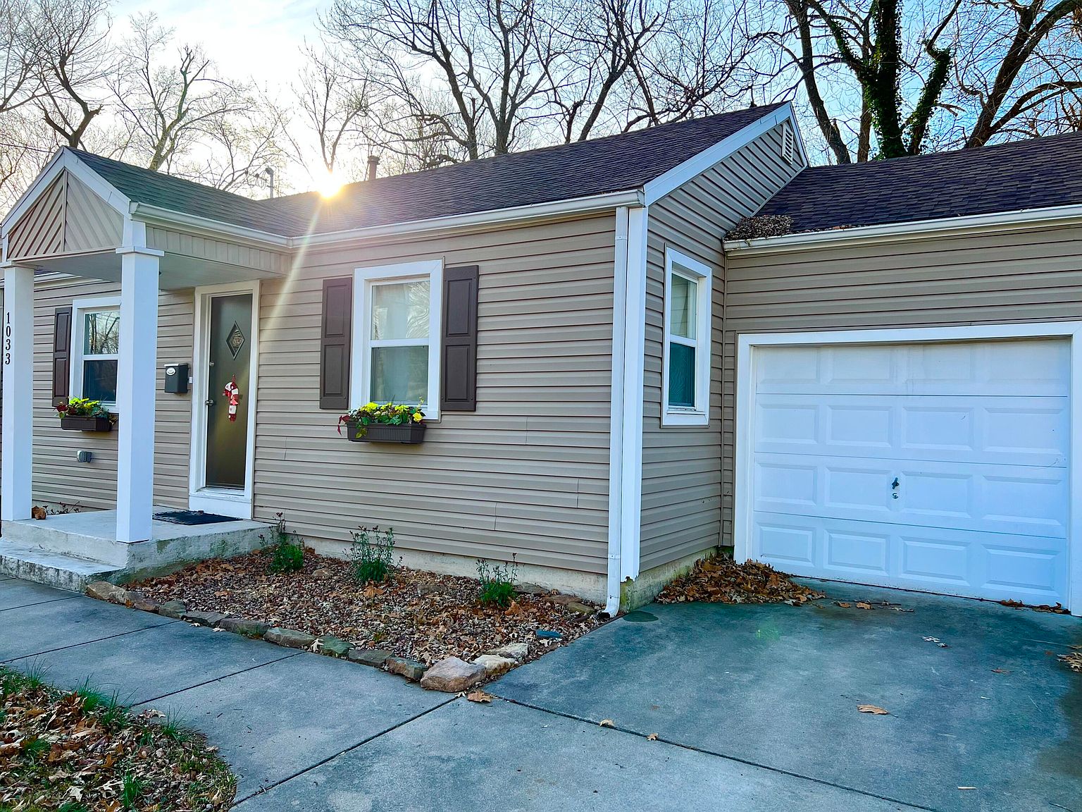 1033 S Crutcher Avenue, Springfield, MO 65804 | Zillow