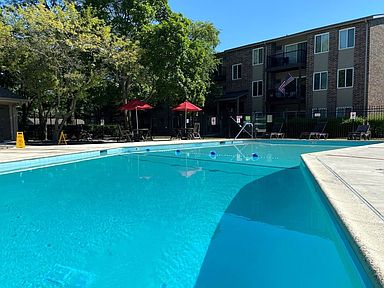 619 Plum Grove Rd #597-2D, Roselle, IL 60172 | Zillow