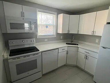 433a Sea St Quincy MA | Zillow