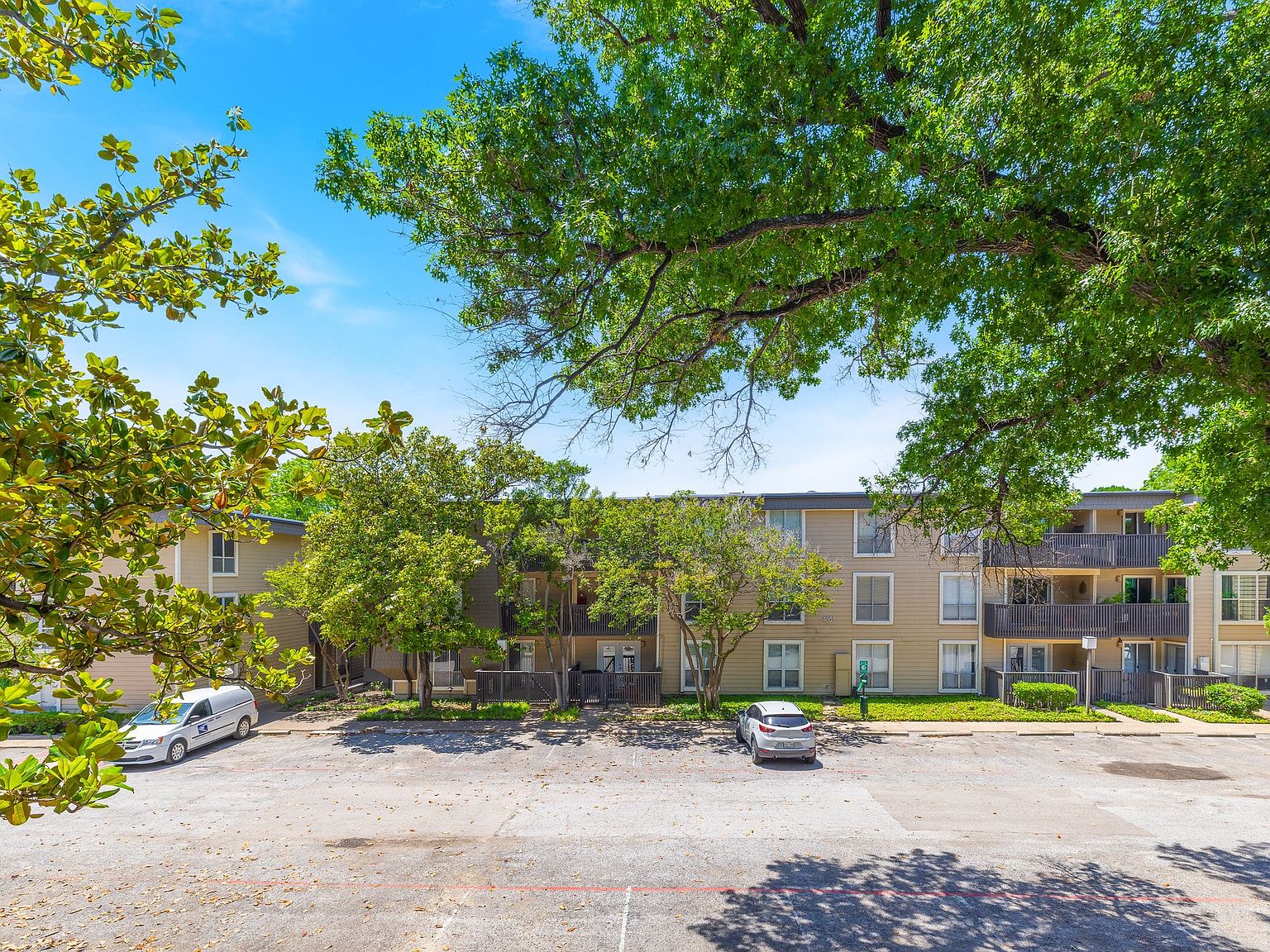 4859 Cedar Springs Rd APT 242, Dallas, TX 75219 | Zillow