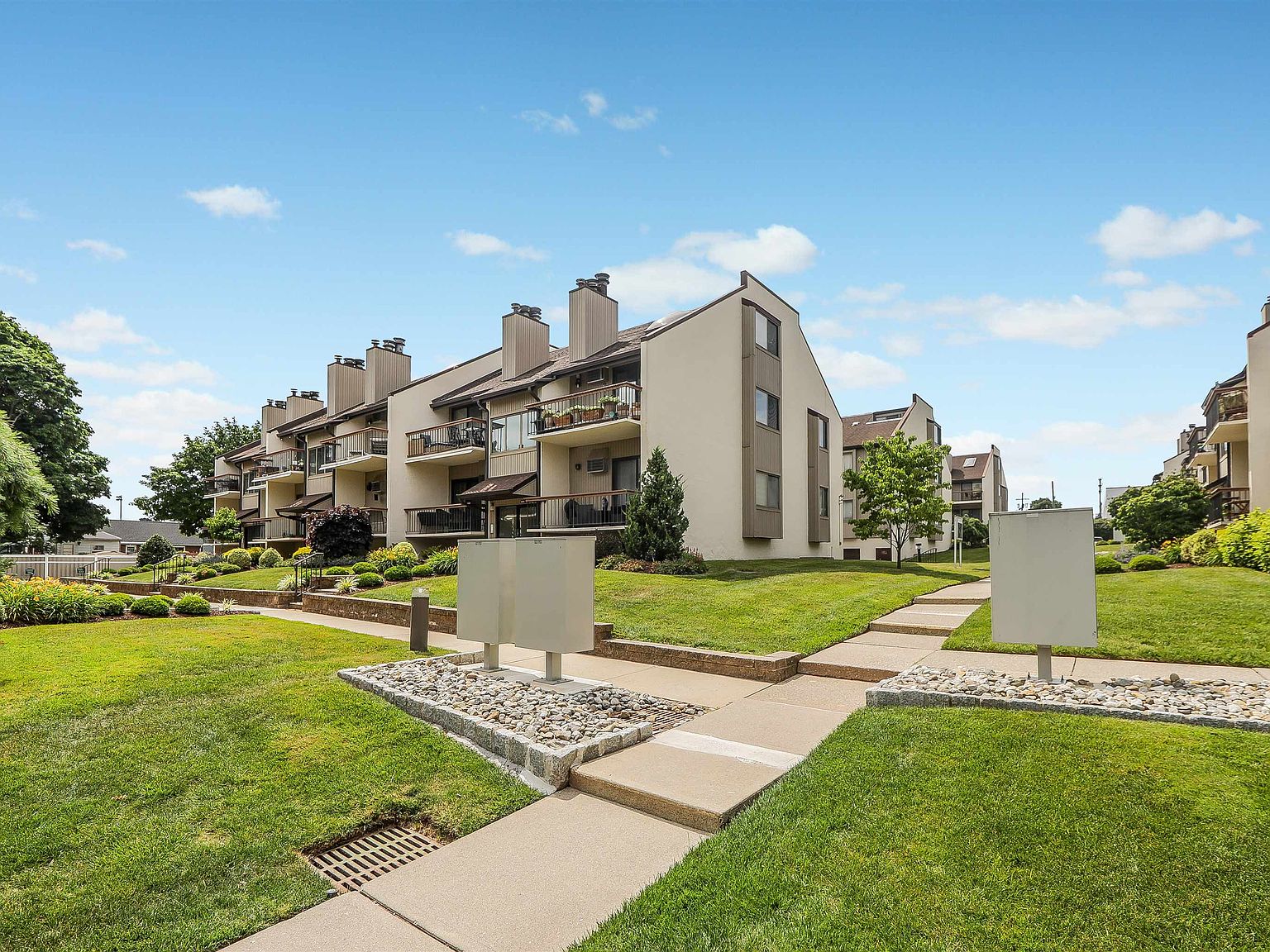 101 W Ridge Mews #101, Wood Ridge, NJ 07075 | Zillow