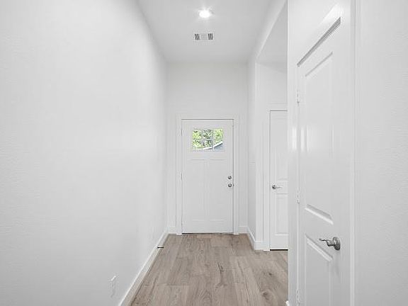 5134 Pershing St, Houston, TX 77033 | MLS #89014578 | Zillow