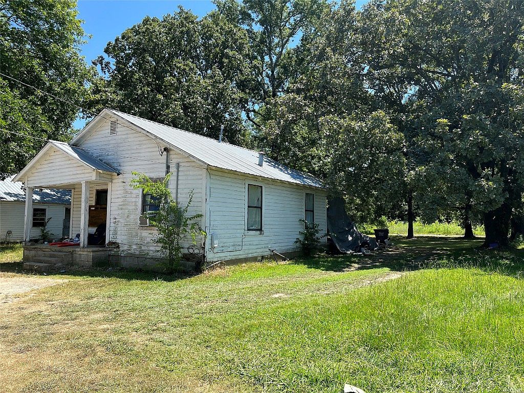 608 NW 9th St, Idabel, OK 74745 | Zillow