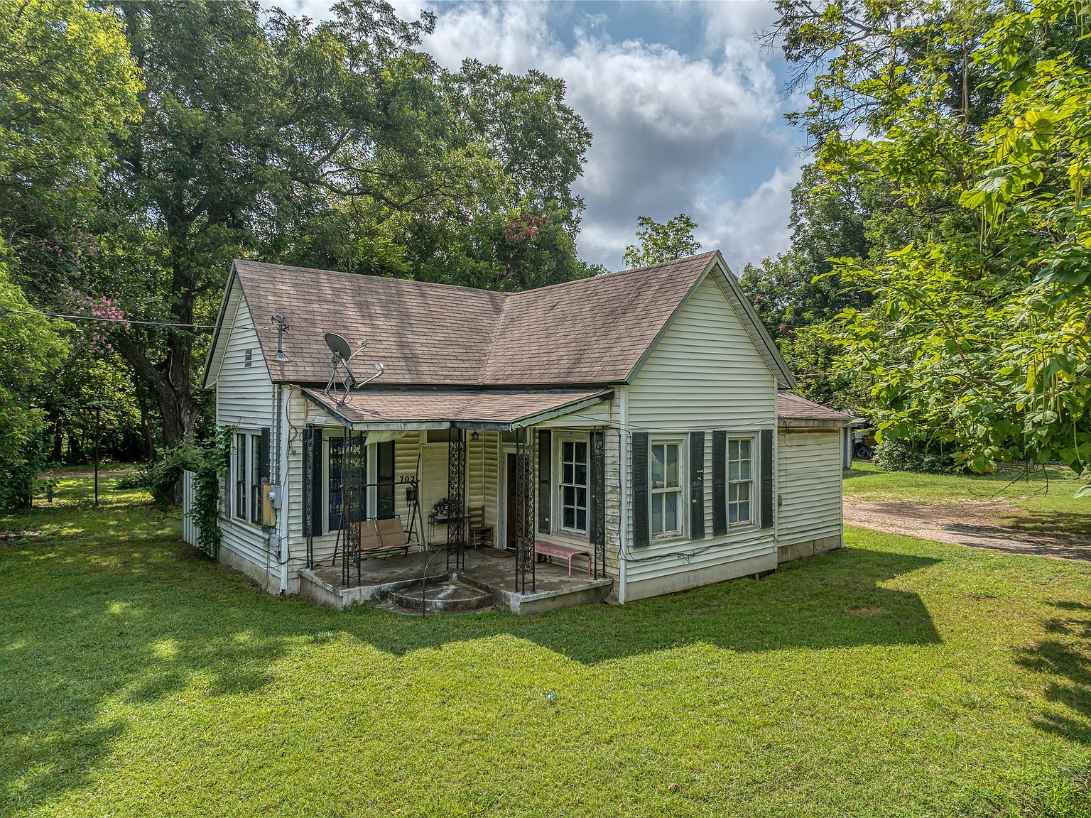 702 S Barrett Ave, Denison, TX 75020 | MLS #20774946 | Zillow