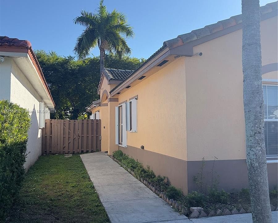 8305 SW 157th Ct Miami FL | Zillow