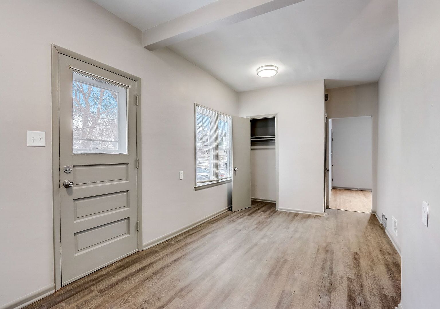 6811 W Lloyd St #6809-6811A, Milwaukee, WI 53213 | Zillow