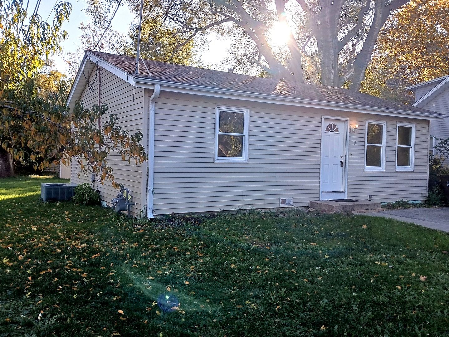 14 John St, Crystal Lake, IL 60014 | Zillow