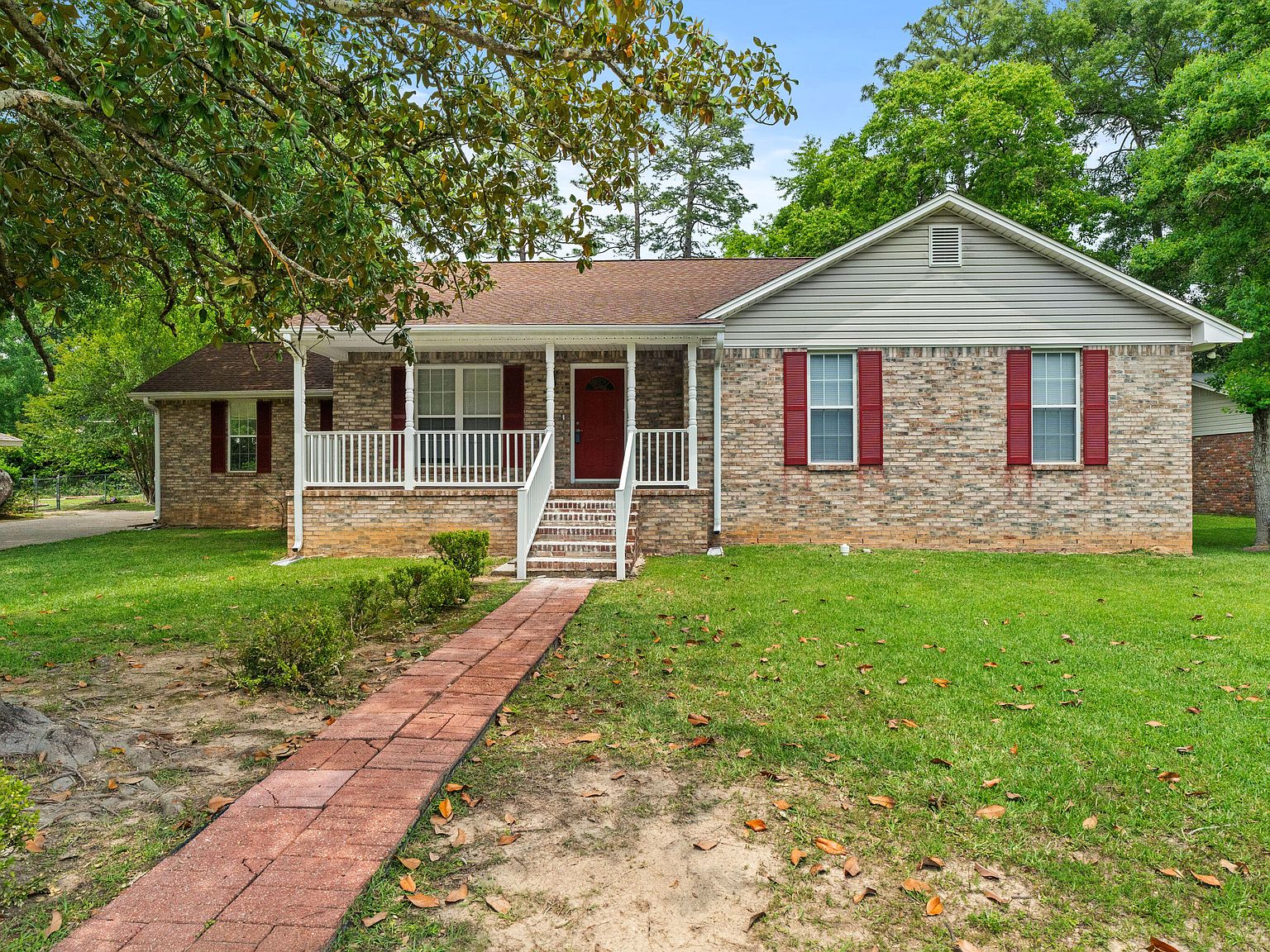 2107 Sunset Dr, Hattiesburg, MS 39402 | Zillow