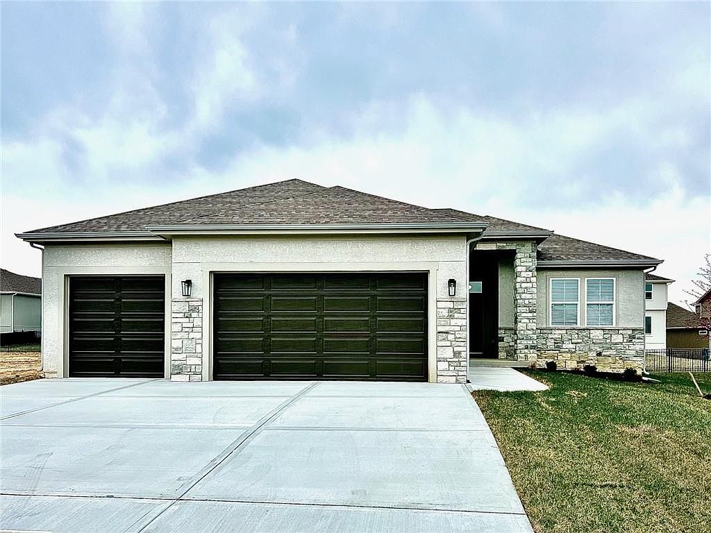 31413 W 85th Ter, De Soto, KS 66018 | Zillow