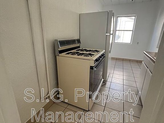 10156 Helendale Ave, Tujunga, CA 91042 | Zillow