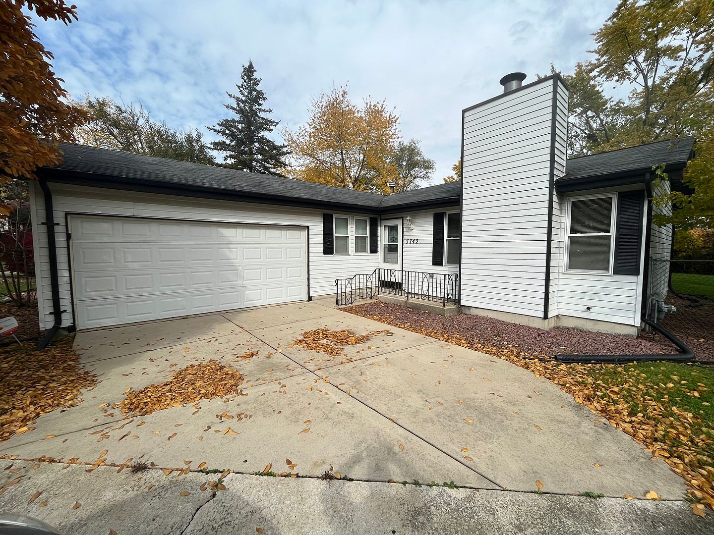 5742 Woodgate Dr, Matteson, IL 60443 | MLS #11922956 | Zillow