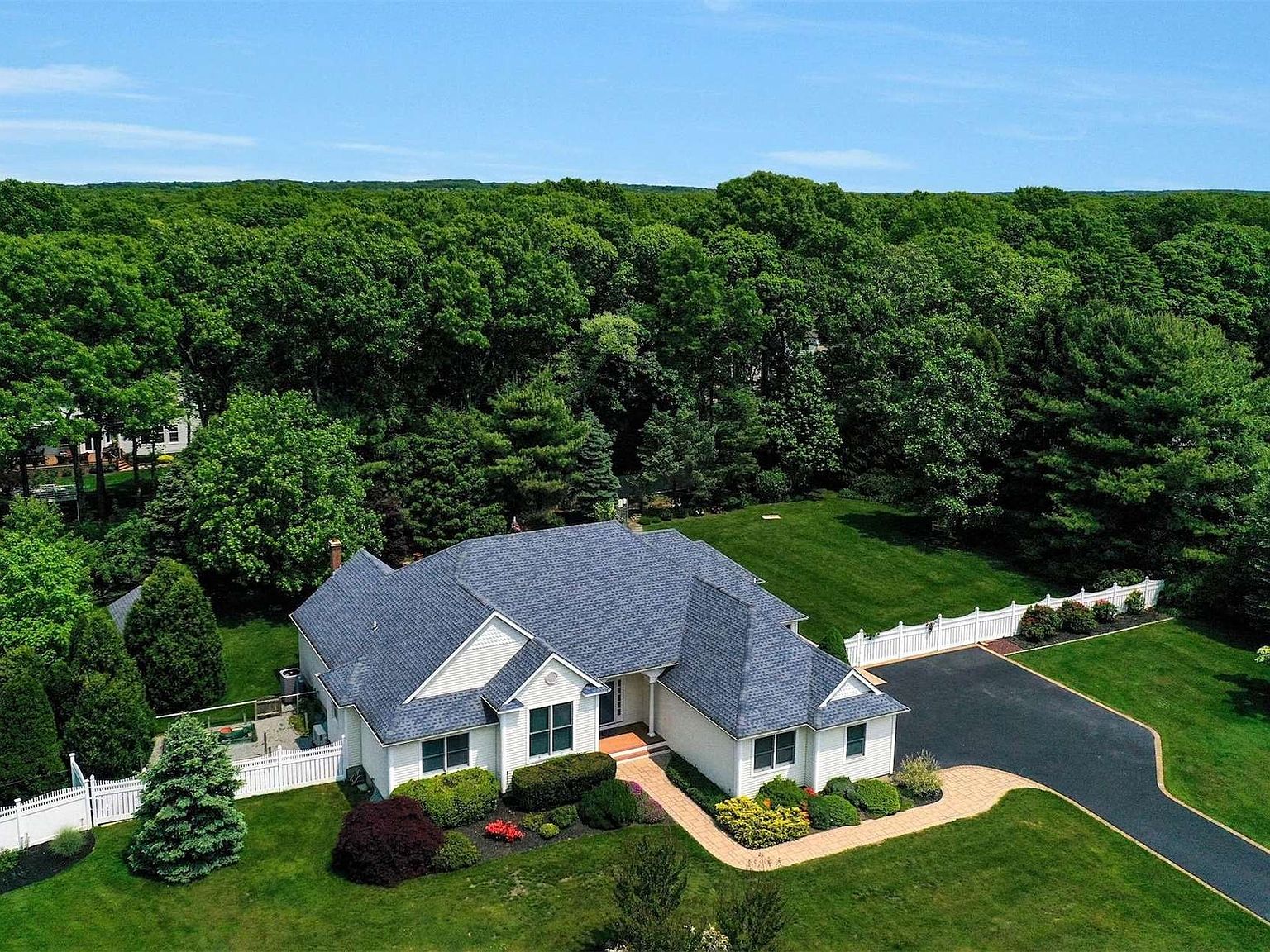 39 Hidden Pond Path, Wading River, NY 11792 | Zillow