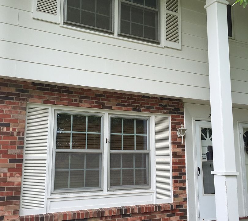 915 Oakcrest St APT 21, Iowa City, IA 52246 | Zillow