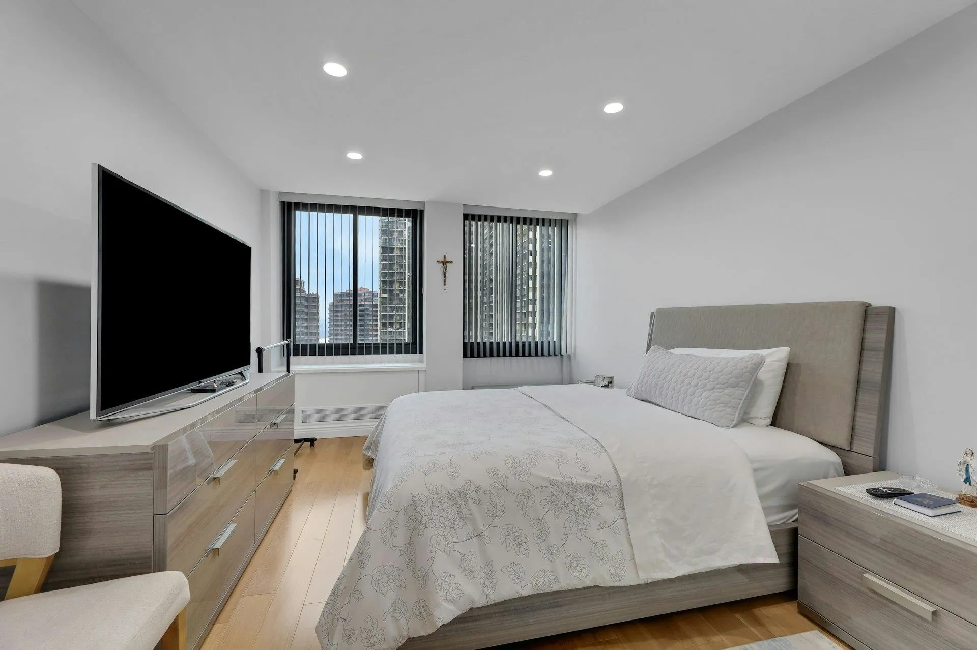 300 Winston Drive #910 in Cliffside Park, New Jersey | StreetEasy