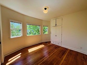 1319 N 4th St APT 3, Tacoma, WA 98403 | Zillow