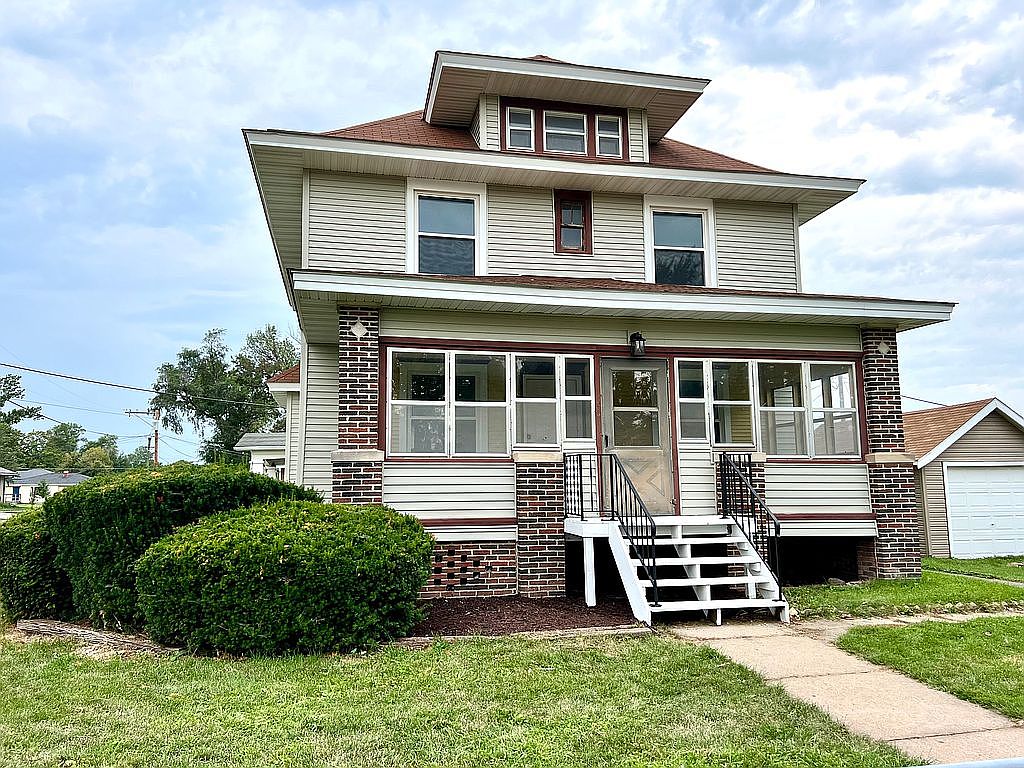 21 2nd Ave, Newhall, IA 52315 | Zillow