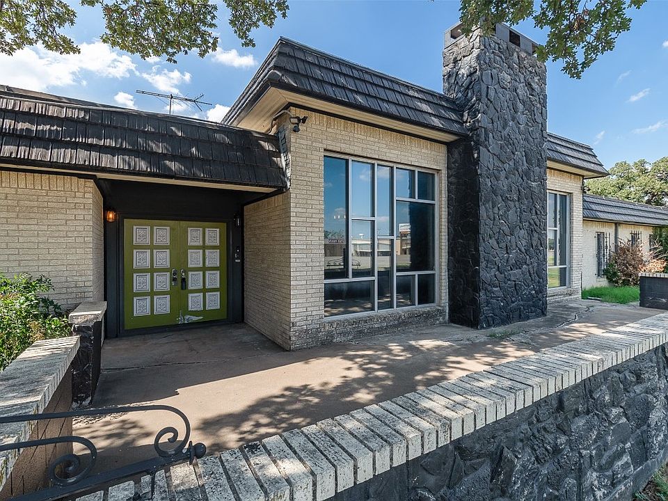 489 N Broadway St, Joshua, TX 76058 | Zillow