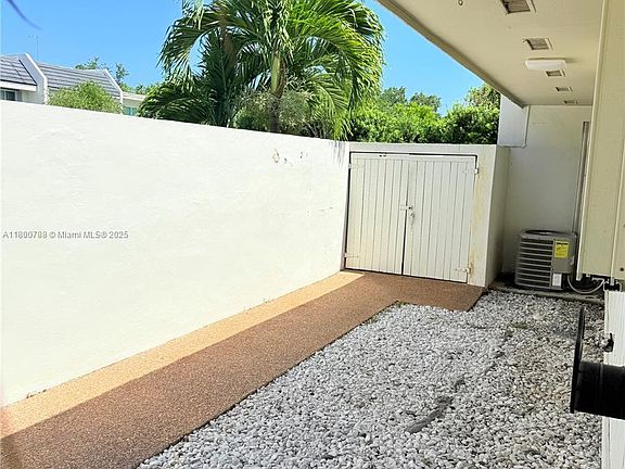 8208 SW 81st Pl #8208, Miami, FL 33143 | Zillow