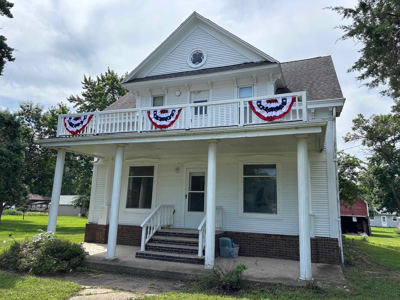 102 W 1st St, Everly, IA 51338 | MLS #250909 | Zillow