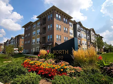 North 680 - 680 E Algonquin Rd Schaumburg IL | Zillow