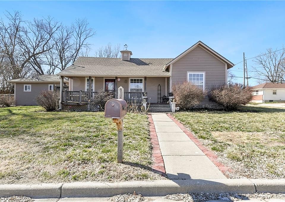 201 S Main St, Spring Hill, KS 66083 | Zillow