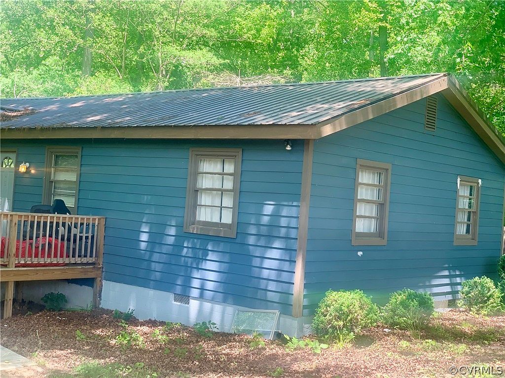 7 Lakeside Drive Ext, Columbia, VA 23038 | MLS #2412102 | Zillow