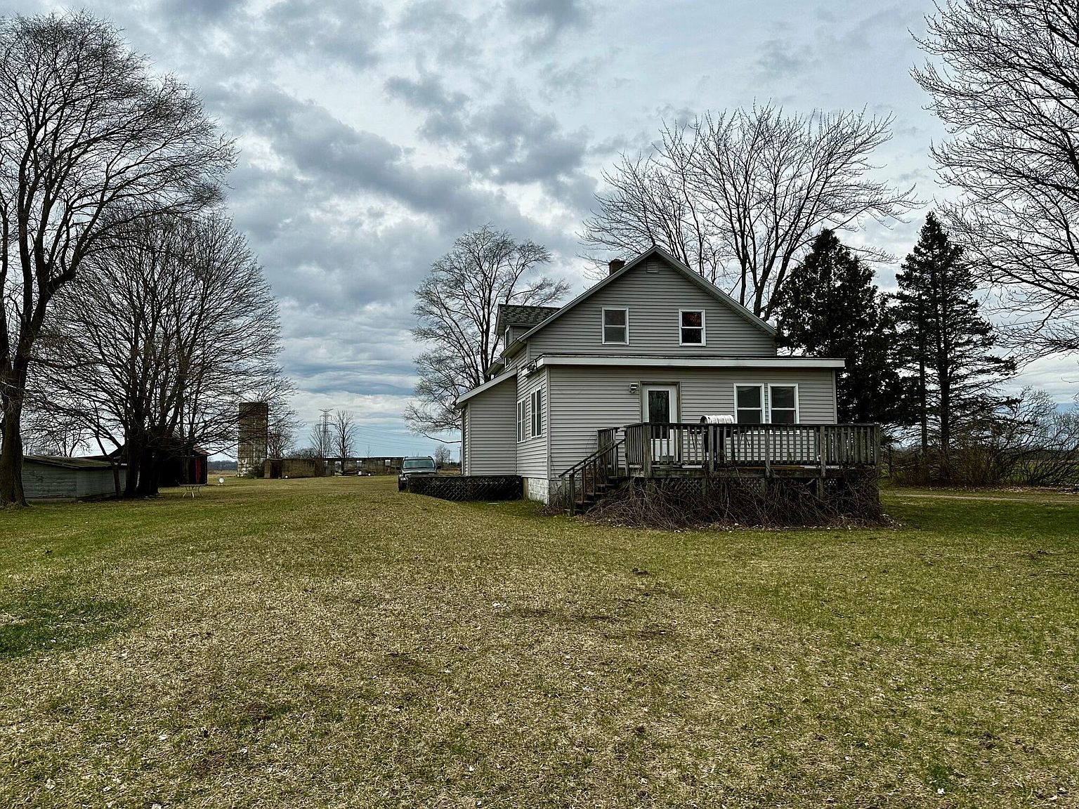 8409 S Wisner Ave, Newaygo, MI 49337 | Zillow