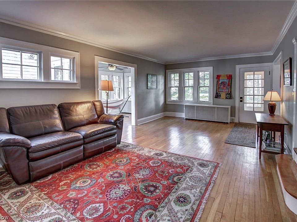 15911 Fernway Rd, Shaker Heights, OH 44120 | Zillow