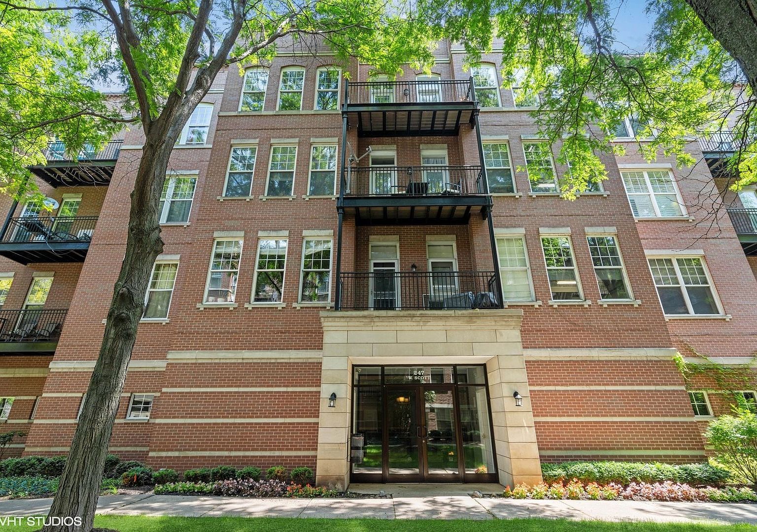 247 W Scott St APT 208, Chicago, IL 60610 | Zillow