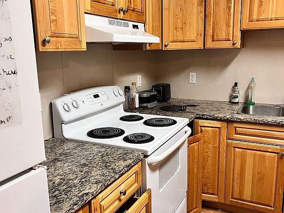 392 Albert St #203, Waterloo, ON N2L 3V1 | Zillow