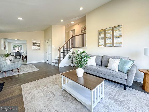 804 Hawthorne Ave, Secane, PA 19018 | Zillow 804 Hawthorne Ave, Secane, PA 19018 | Zillow