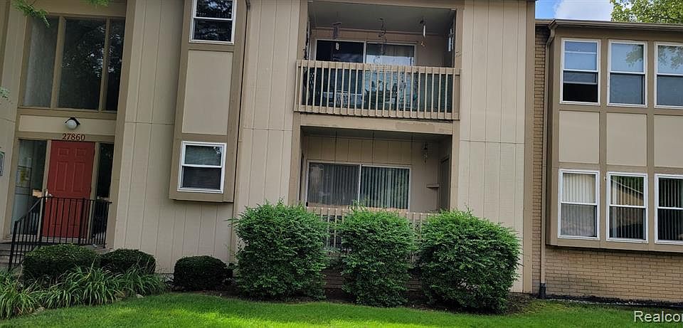27860 Berrywood Ln UNIT 18, Farmington, MI 48334 | Zillow