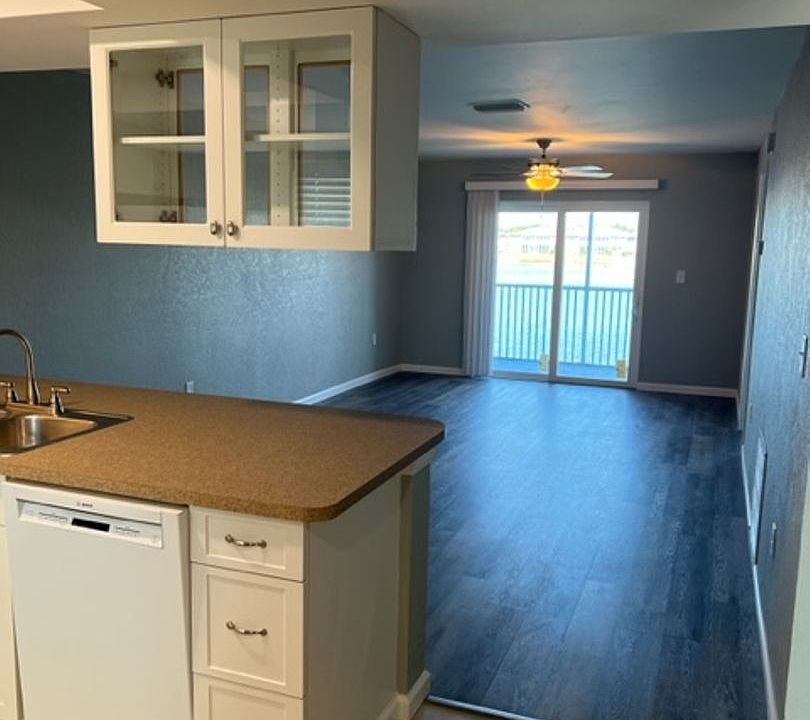 12538 SW Kingsway Cir Lake Suzy FL | Zillow